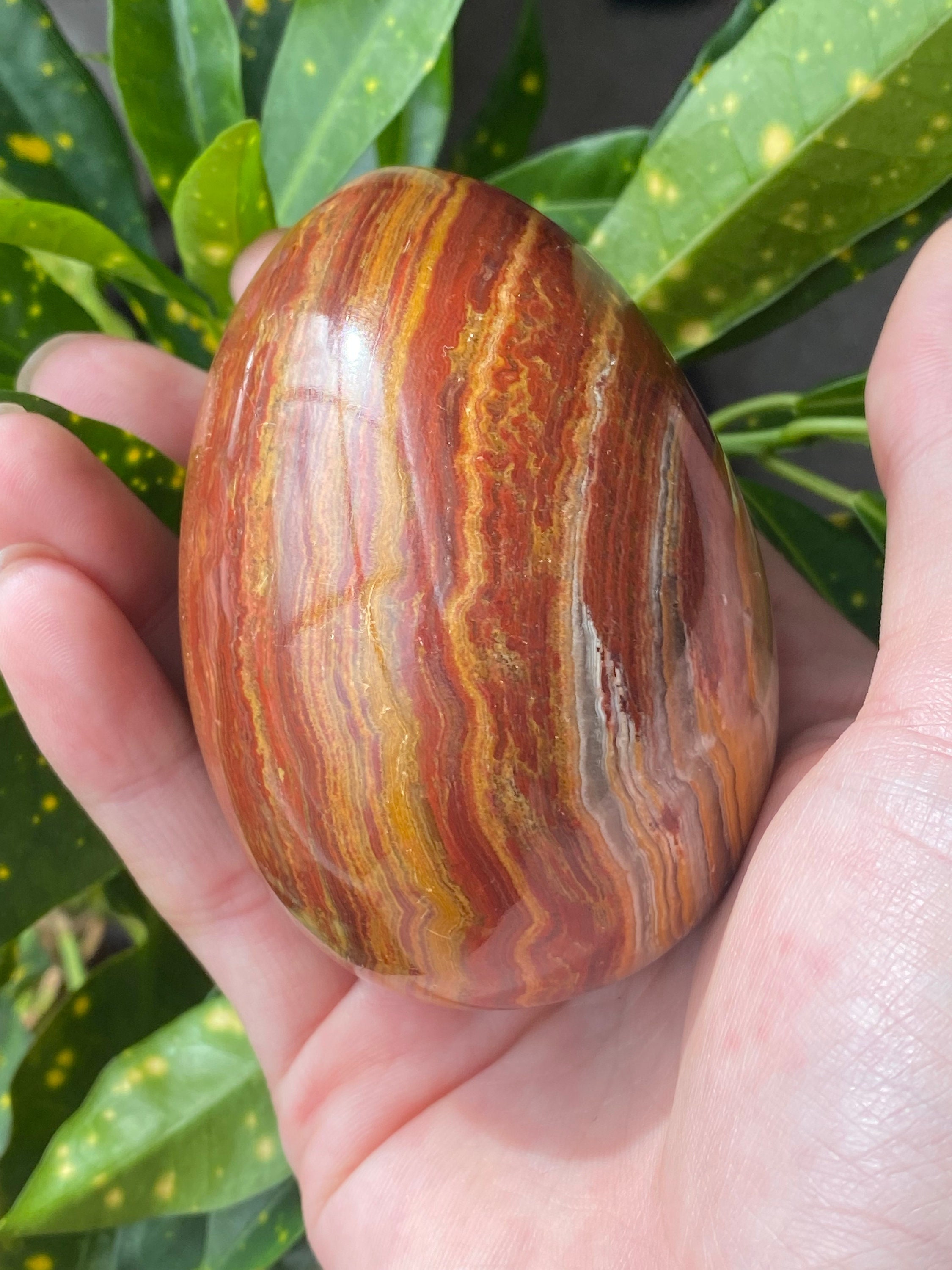 Red Onyx Egg Crystal Egg Onyx Carving Red Onyx - Etsy