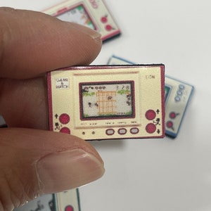 5 Pcs Retro Mini Video Game Toy Game and Watch Portable Gamer Miniature ...