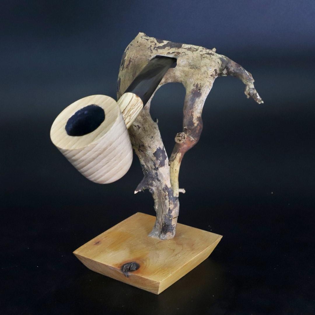 Wooden Pipe Stands / Unique Pieces for the Elegant Storage of Pretty ...