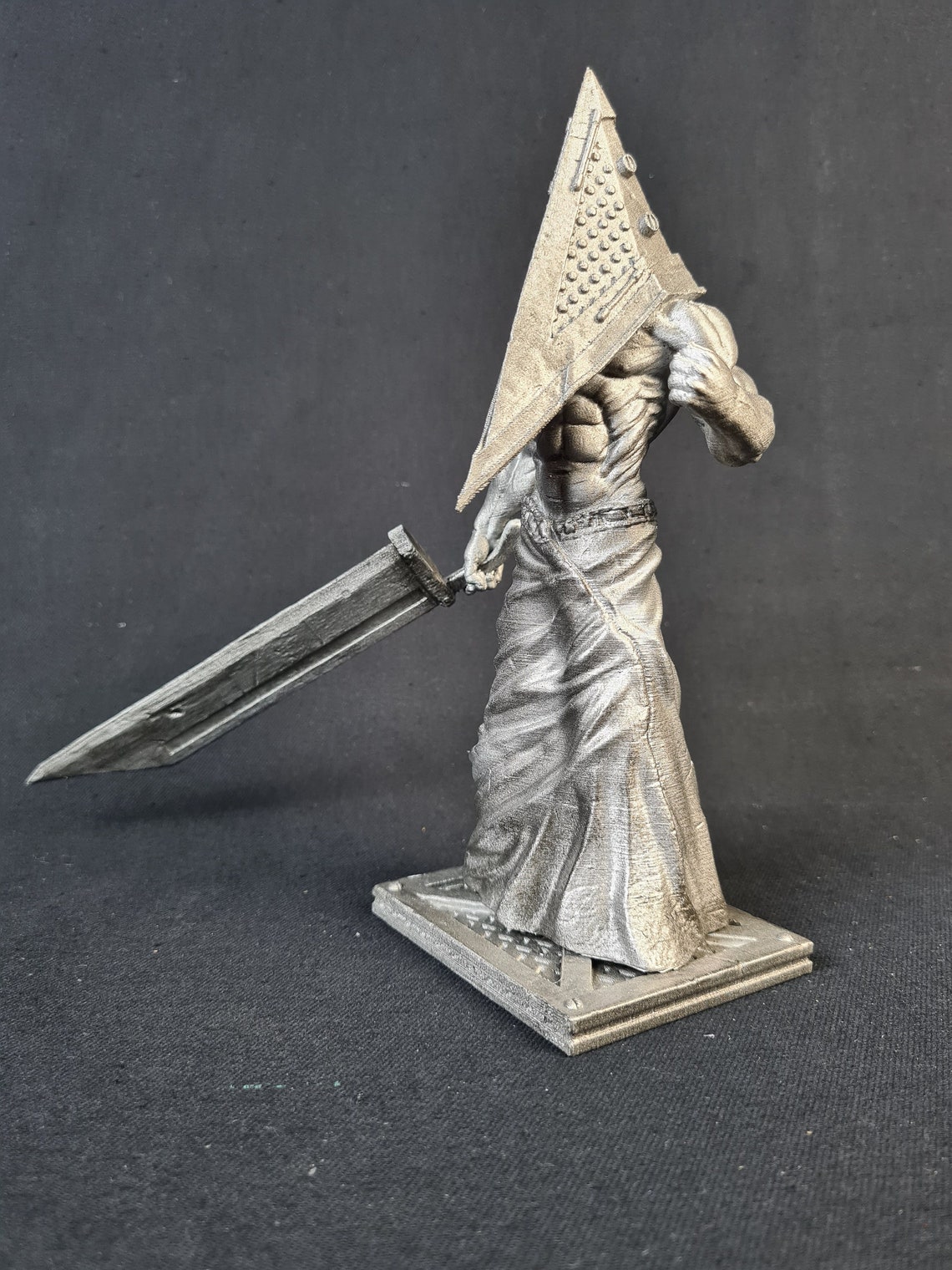 Silent Hill Pyramid Head Statue Horror Game Figurine - Etsy Denmark