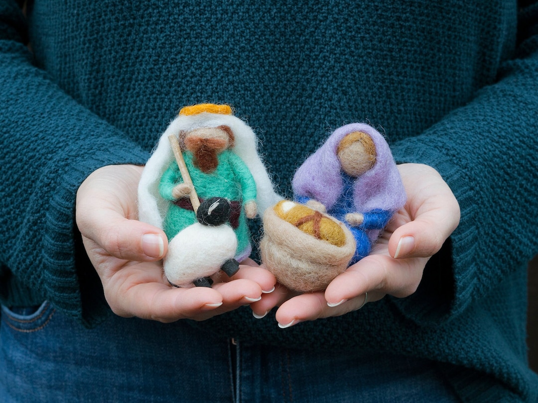 Felted Wool Mini Nativity Set: Handmade Holy Family Manger Scene - Etsy