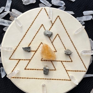 Crystal Grid for Charging Crystals- Valknut Knot of the Slain-stitching ...