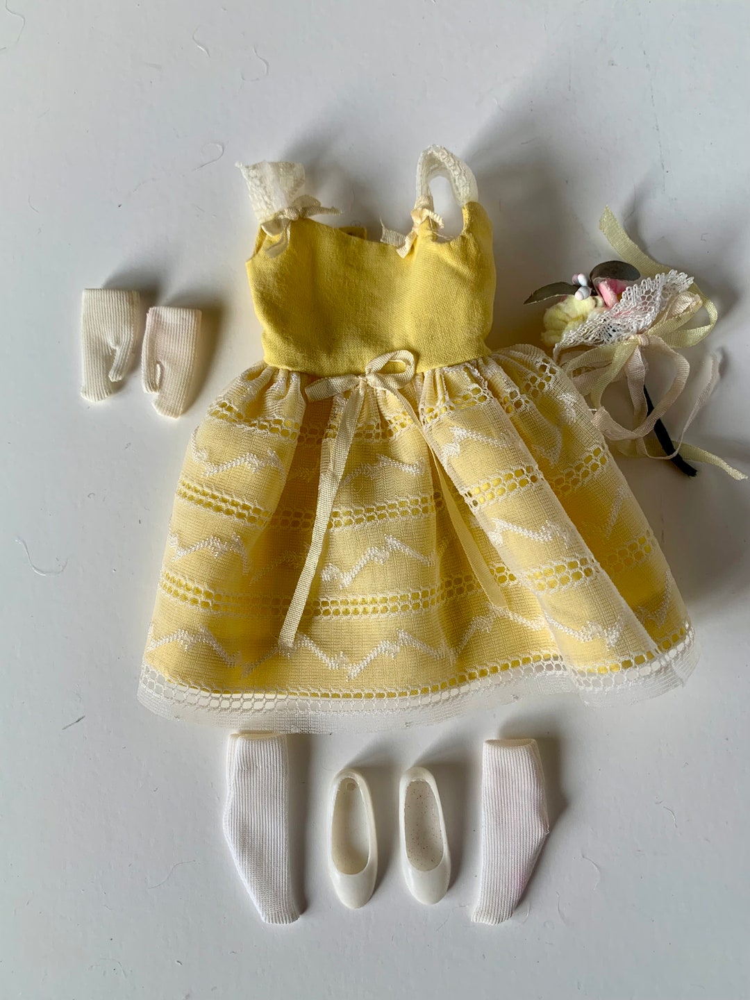 1964 Skipper Fashions Flower Girl Includes Yellow Dress, Bouquet ...