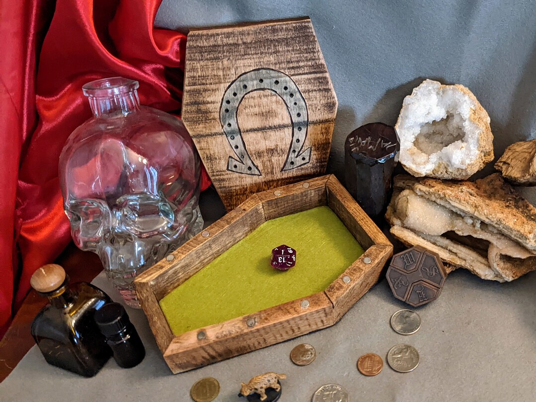 Coffin Dice Box: A Game of Horse Shoes - Etsy