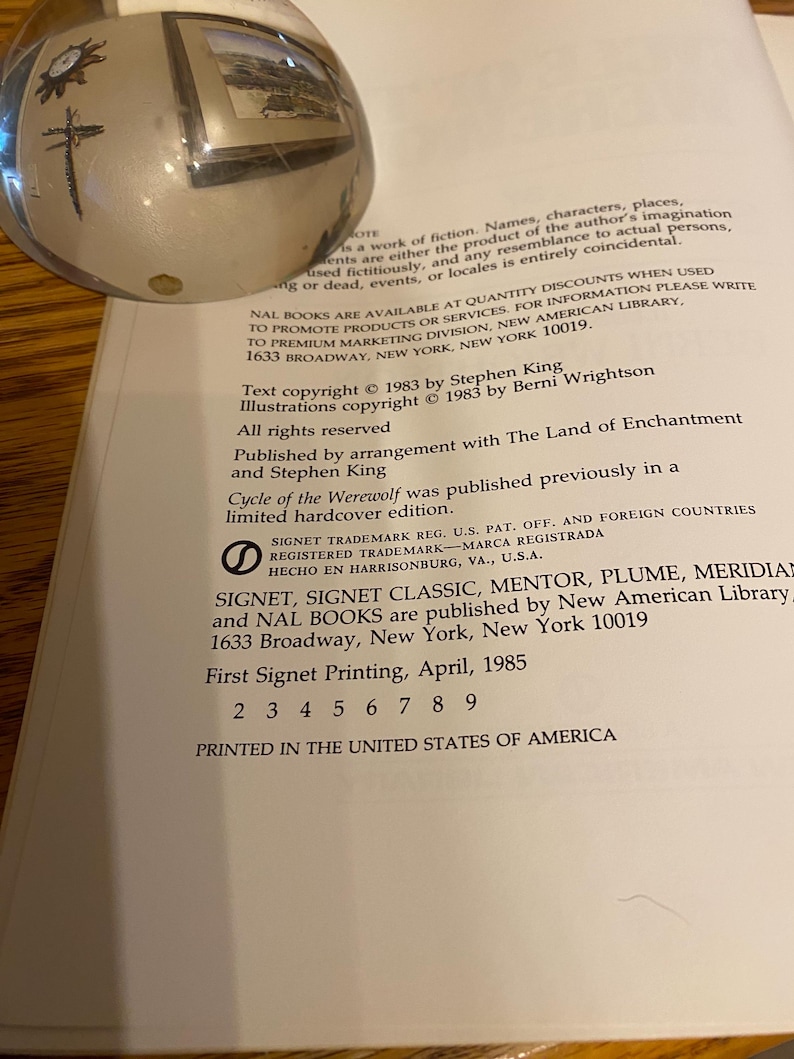 Cycle of the Werewolf/. Stephen King, Illustratedby Berni Wrightson ...