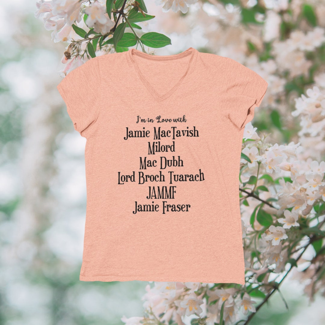 Ich bin verliebt mit Jamie Fraser und all seinen Namen V-Neck Shirt ...