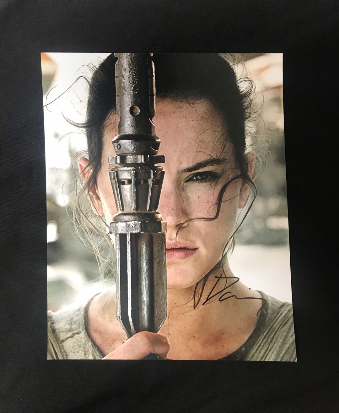 Daisy Ridley- Genuine Hand Signed 8x10 Authentic Autographed Photo W ...