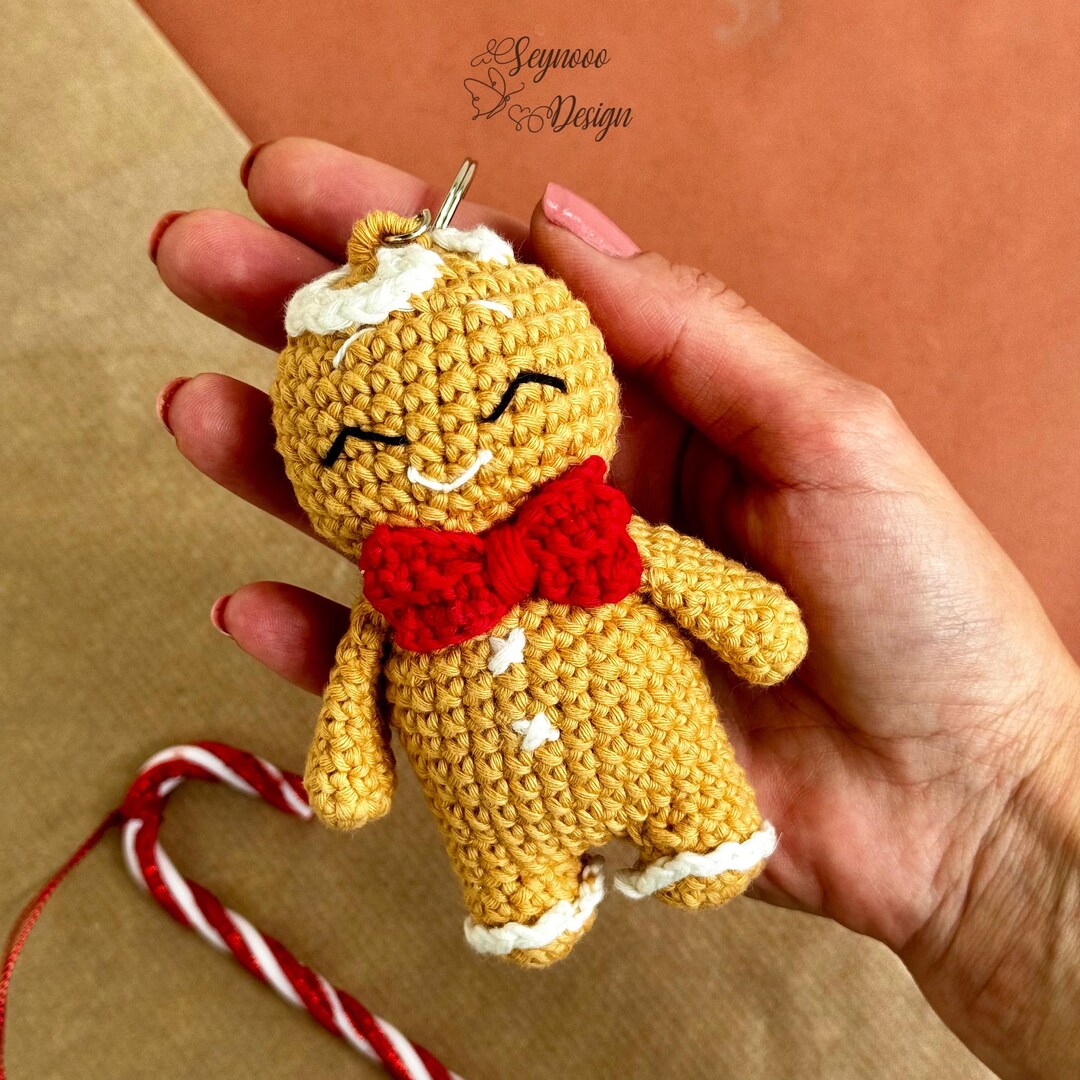Crochet Gingerbread Man Keychain Pattern: Amigurumi Christmas Toy (PDF ...