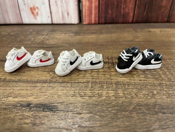 SH003: Miniature Sneakers — HopeGardenCrafts