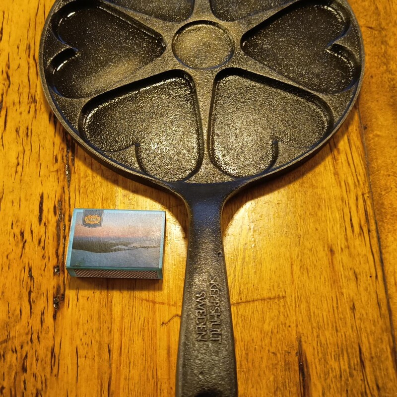 Cast Iron Hearts Pan - Etsy
