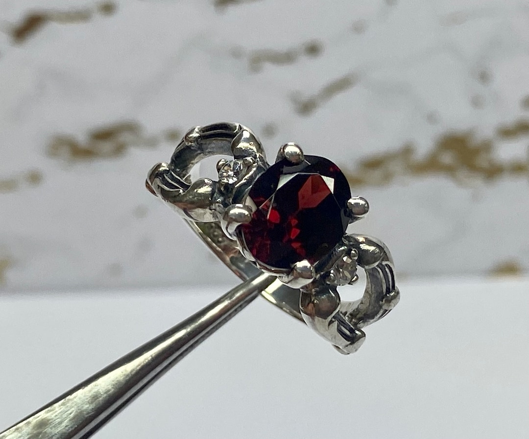 Vintage 925 Sterling Silver and Oval Cut Faceted Red Garnet Ring by ...