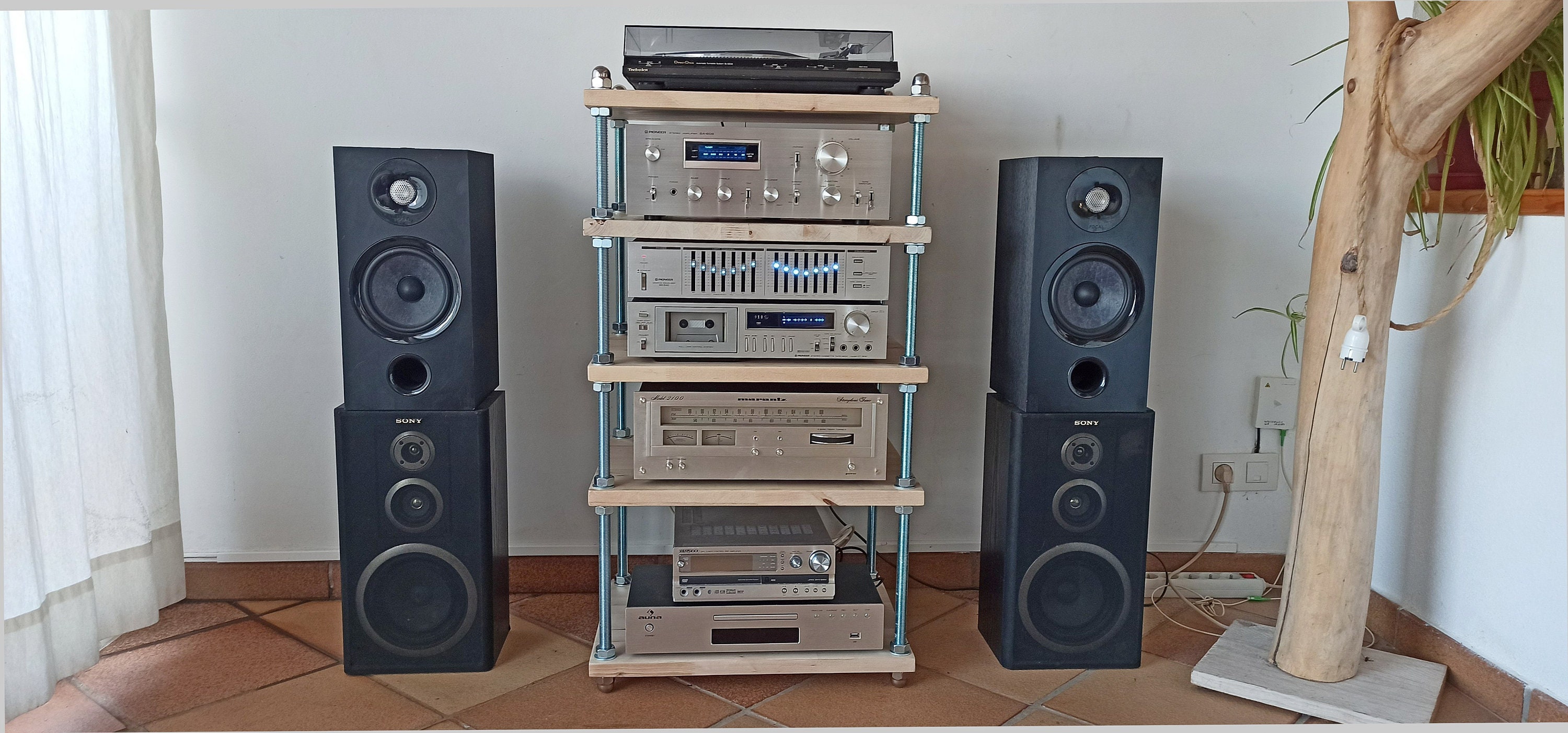 Meuble hifi multimedia en bois massif et tiges filetees, meuble tv bois ...