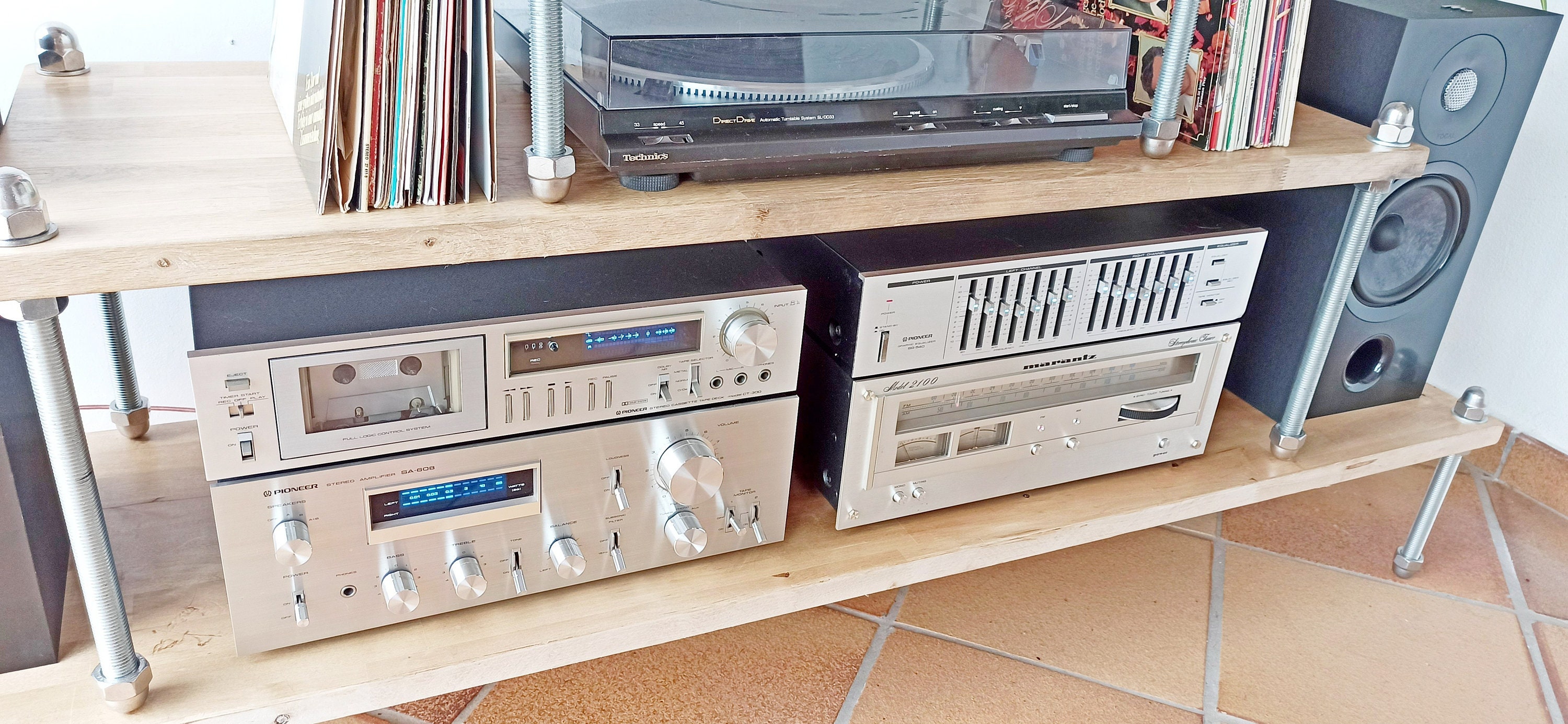Meuble hifi multimedia en bois massif et tige filetee, meuble tv bois ...