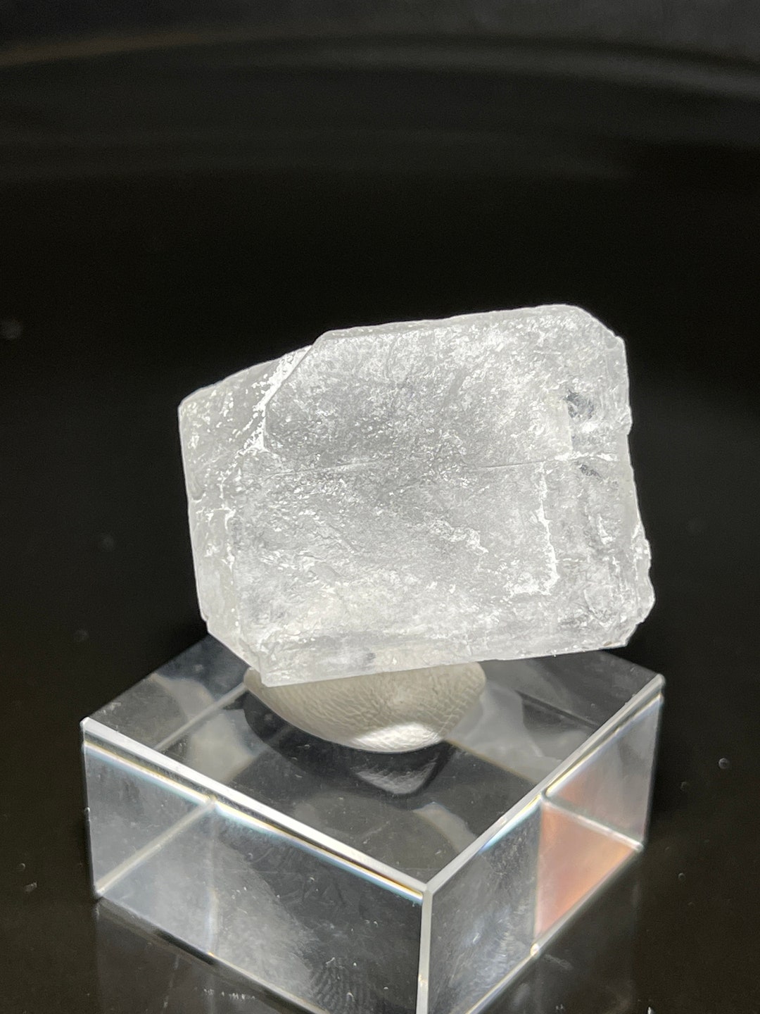 Colorless Cubic Fluorite With Mulitple Enhydros, Some Are Moving ...