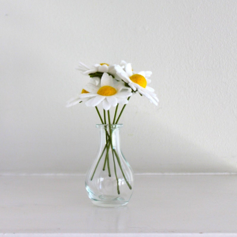 Miniature Daisy on Stem - Etsy
