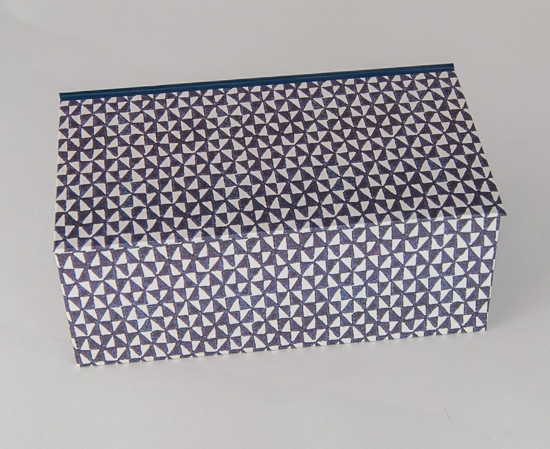 Box With Hinged Lid; Customizable; TRIANGLES - Etsy