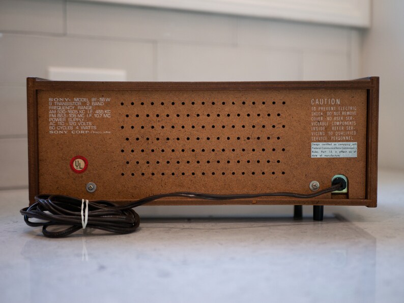 1970s SONY Solid State AM/FM 9 Transistor, 2 Band Table Radio Model 8F ...