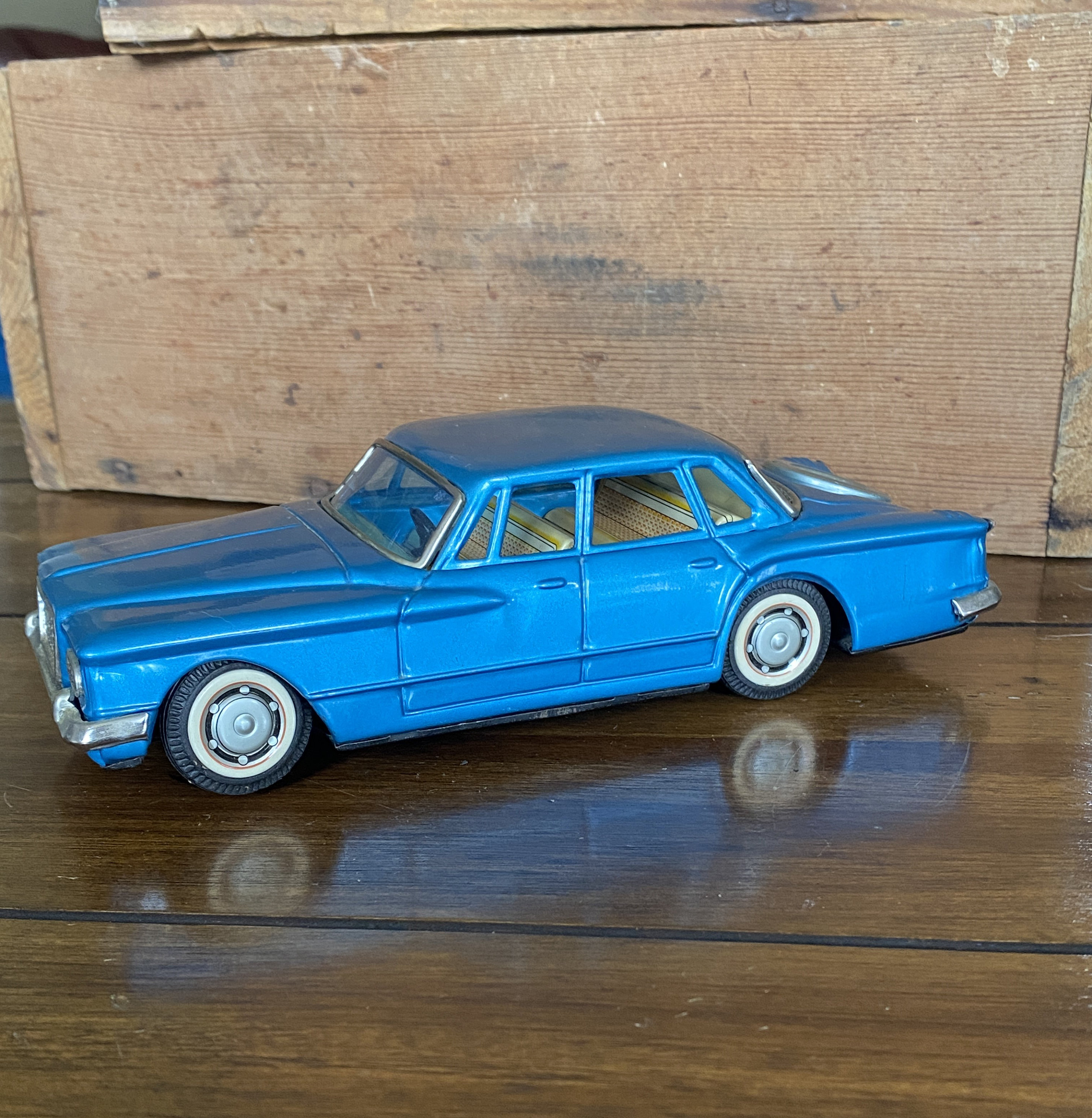 1961 Bandai Plymouth Valiant Friction Tin Toy Car Made in Japan - Etsy