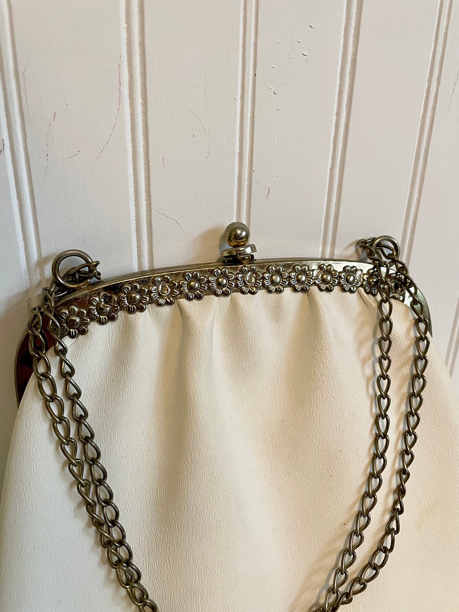 Vintage White Leather Purse With Metal Chain and Floral Metal | Etsy