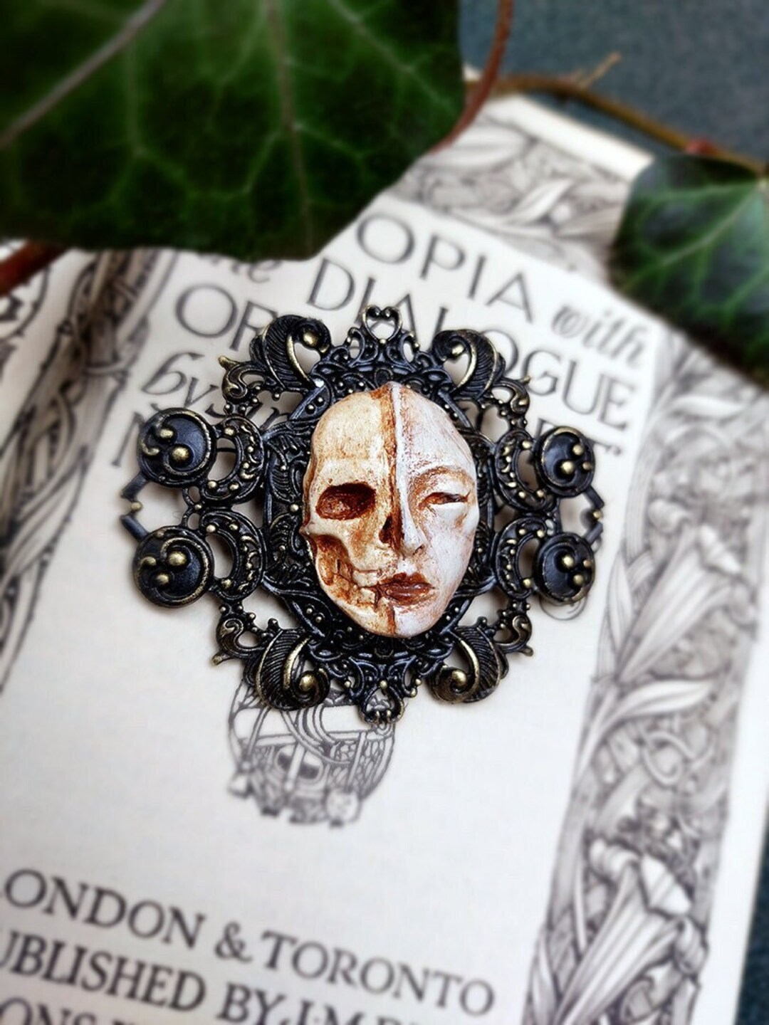 Broche demi-tête de mort, objet d'art encadré, art mural, sculpture ...