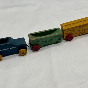 Strombecker Wooden Toy Train Set With 5 Cars Vintage 1950s - Etsy