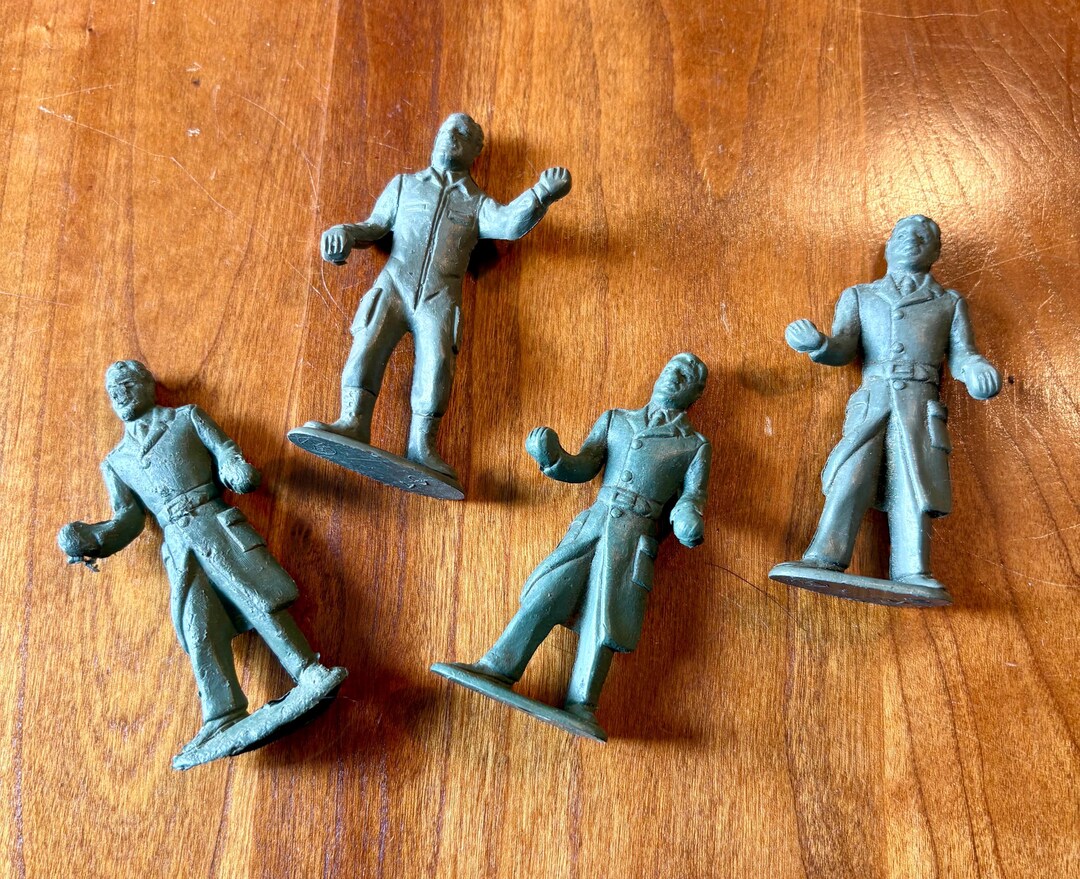Vintage 1950s Ring Hand Toy Soldiers MCP - Etsy