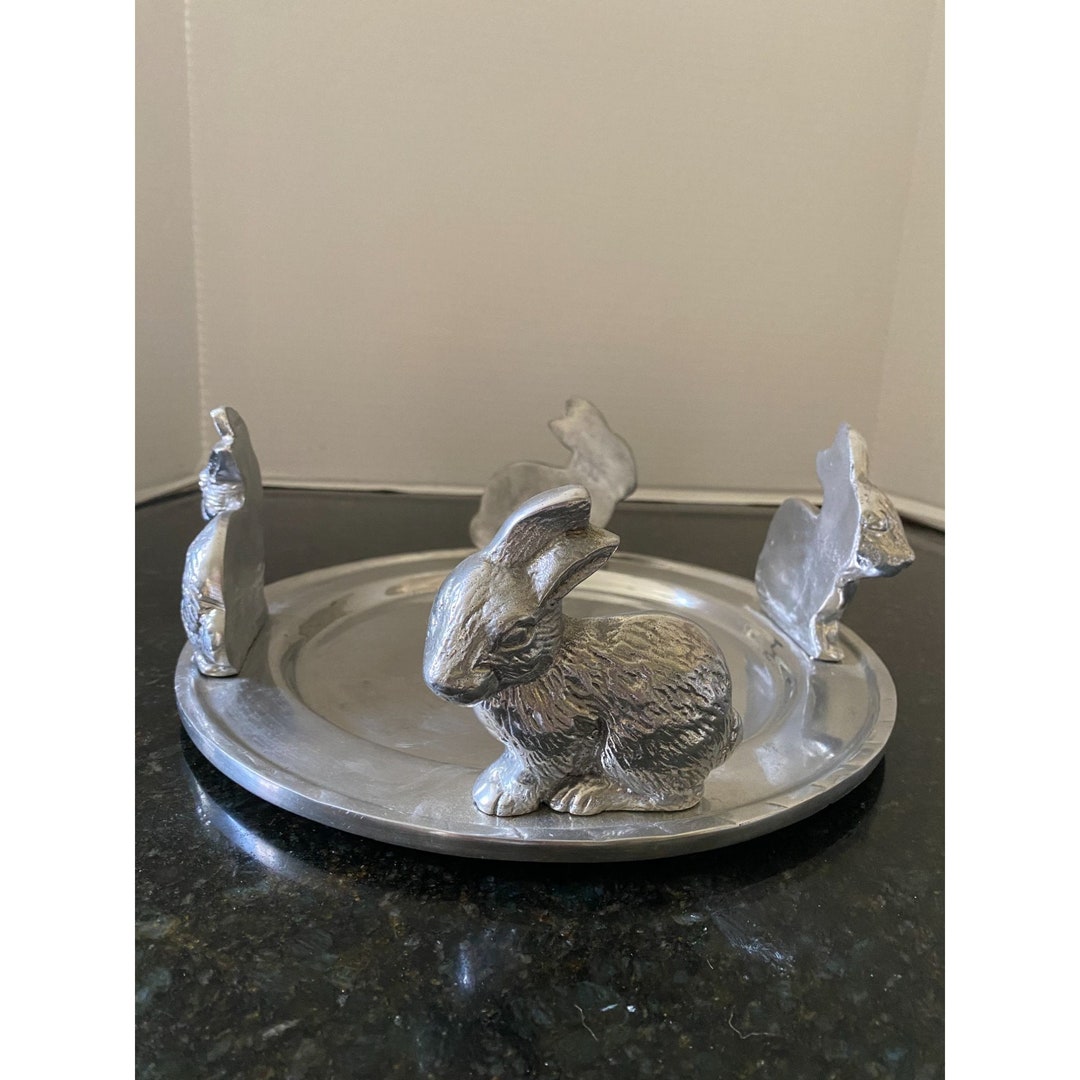 Vintage Round 11" Aluminum "standing Rabbits" Raised Tray - Etsy