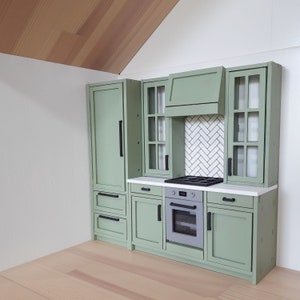 1:12 Scale Shaker Kitchen With Incorporated Oven & Countertop Cabinets ...