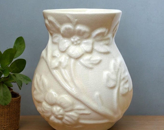 Large Vintage Studio Pottery off White Boho Vase - Etsy