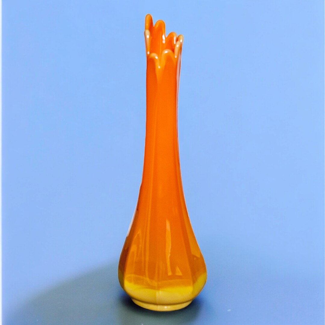 L.E. Smith Bittersweet Swung Vase 8 Panel Orange Glass Vase Flat Bottom ...