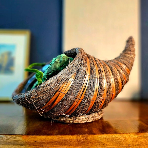 Shop Cornucopia Basket - Etsy