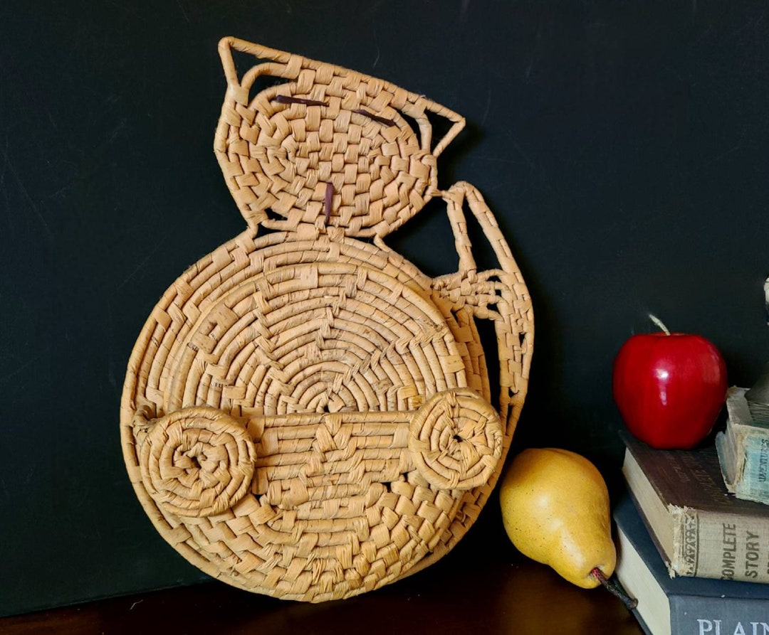 Mid Century Cat Caddy With 4 Round Trivet Coasters, Woven Straw Cat ...