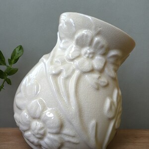 Large Vintage Studio Pottery off White Boho Vase - Etsy