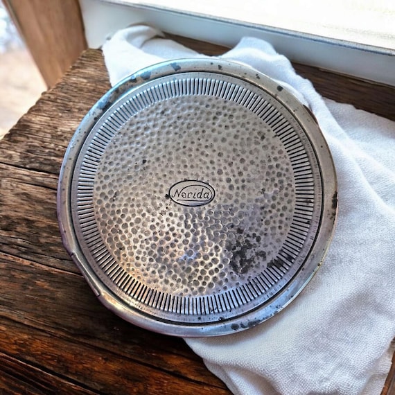 1920s Repoussé Compact + Rotating Sifter - Gem
