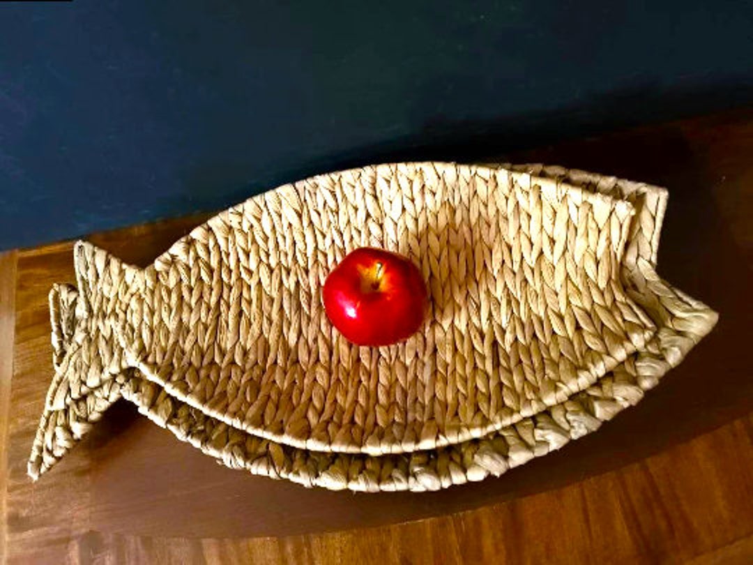 SET OF 2 Woven Fish Platter Baskets Mid Century Fish Trays Vintage ...