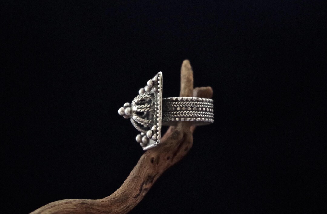 DOME OF OMAN *** Vintage Handmade Omani Silver Ring, Yemen, Arabia ...