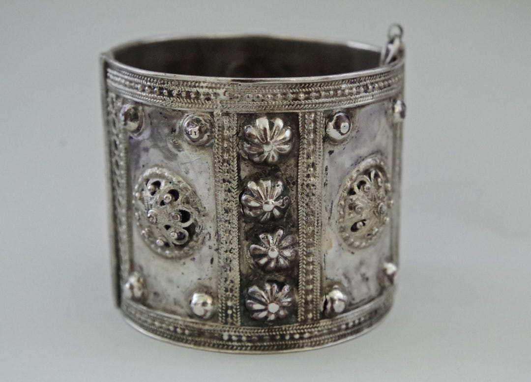 OLD BEAUTY Antique Ethnic Hinged Silver Cuff Bracelet, Ottoman, Middle ...