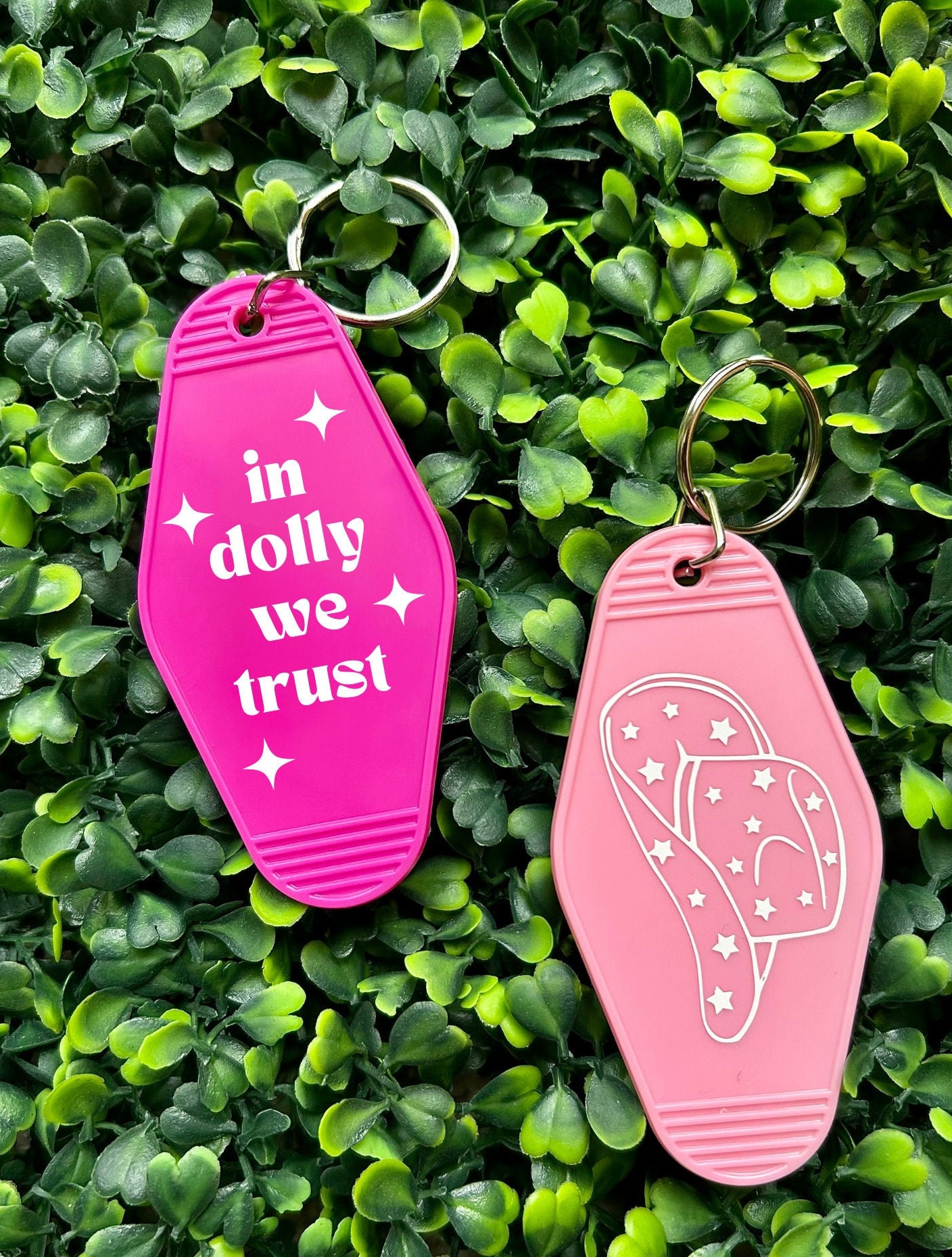In Dolly We Trust Retro Motel Room Keychain - Etsy