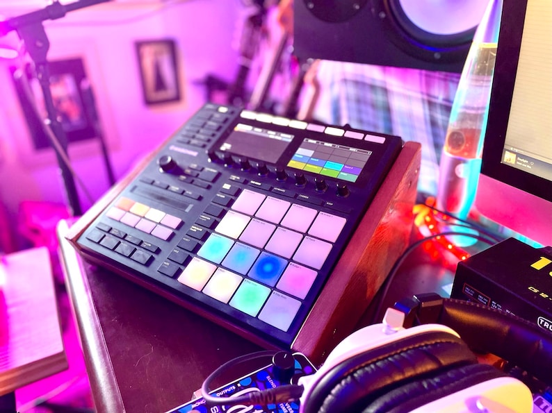 Native Instruments Maschine Stand // Desktop Rack for Maschine - Etsy ...