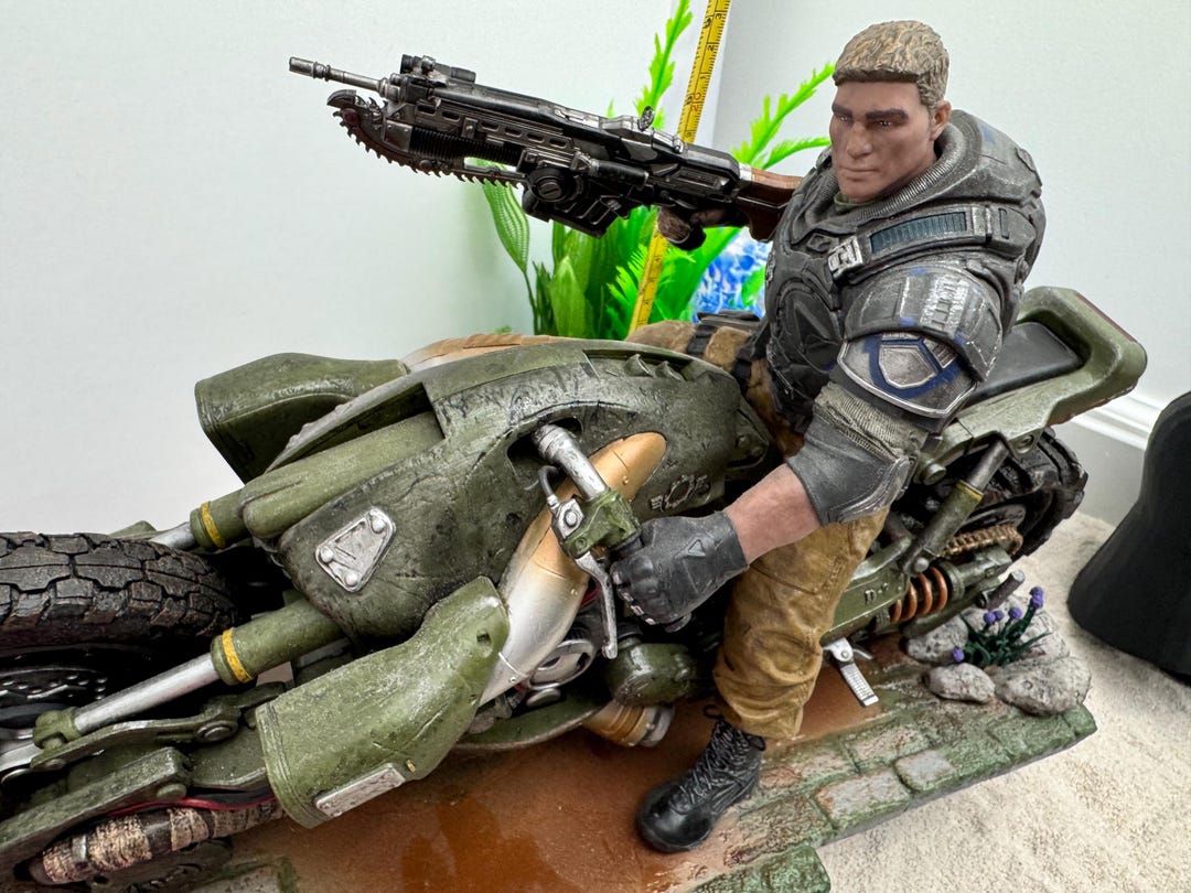 Gears of War Epic Statue - Etsy
