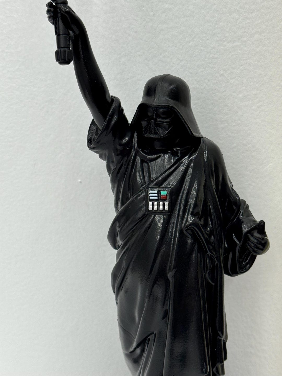 Darth Vader Aquarium Statue: Star Wars Liberty Decor - Etsy
