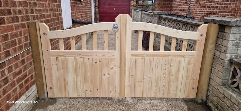 Handmade Wooden Driveway Gates: Swan Neck Cottage Style - Etsy