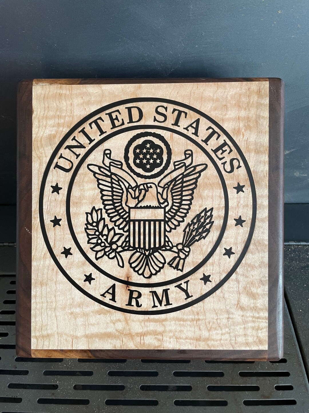 U.S. Army Crest Resin Inlayed on a Maple and Walnut Cutting Board - Etsy
