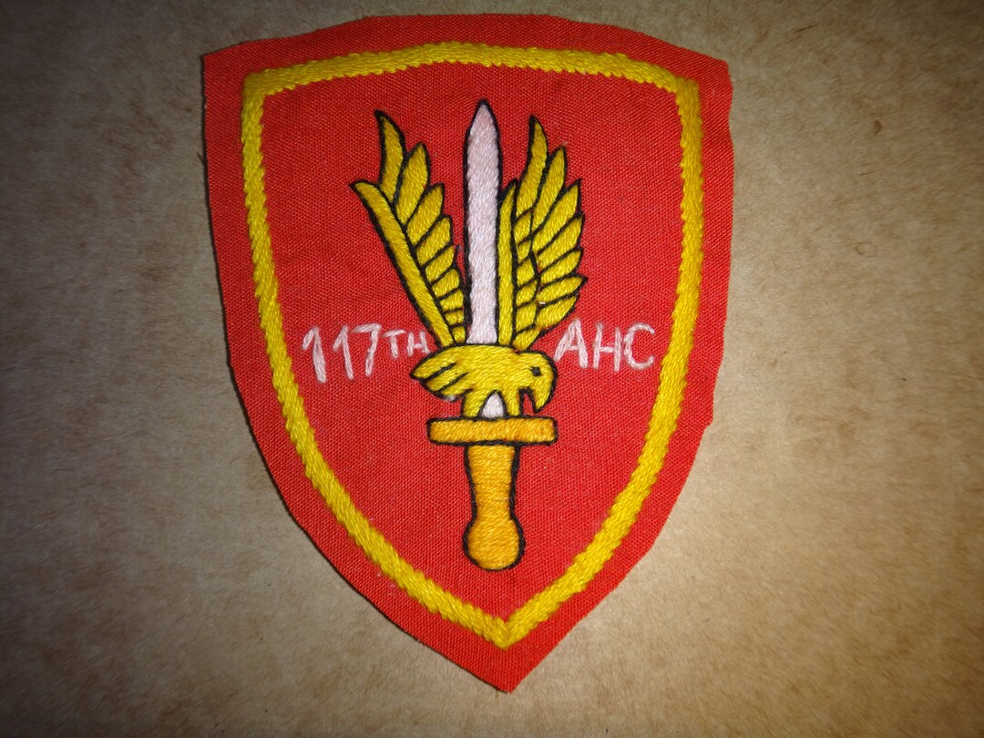 Vietnam War Hand Made Cloth Patch US 117th Assault Helicopter Company ...