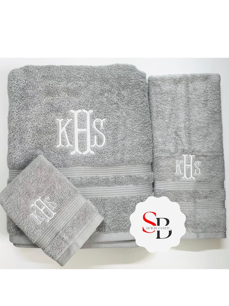 Personalized Bath Towel Set Monogram Towel Set Embroidered - Etsy