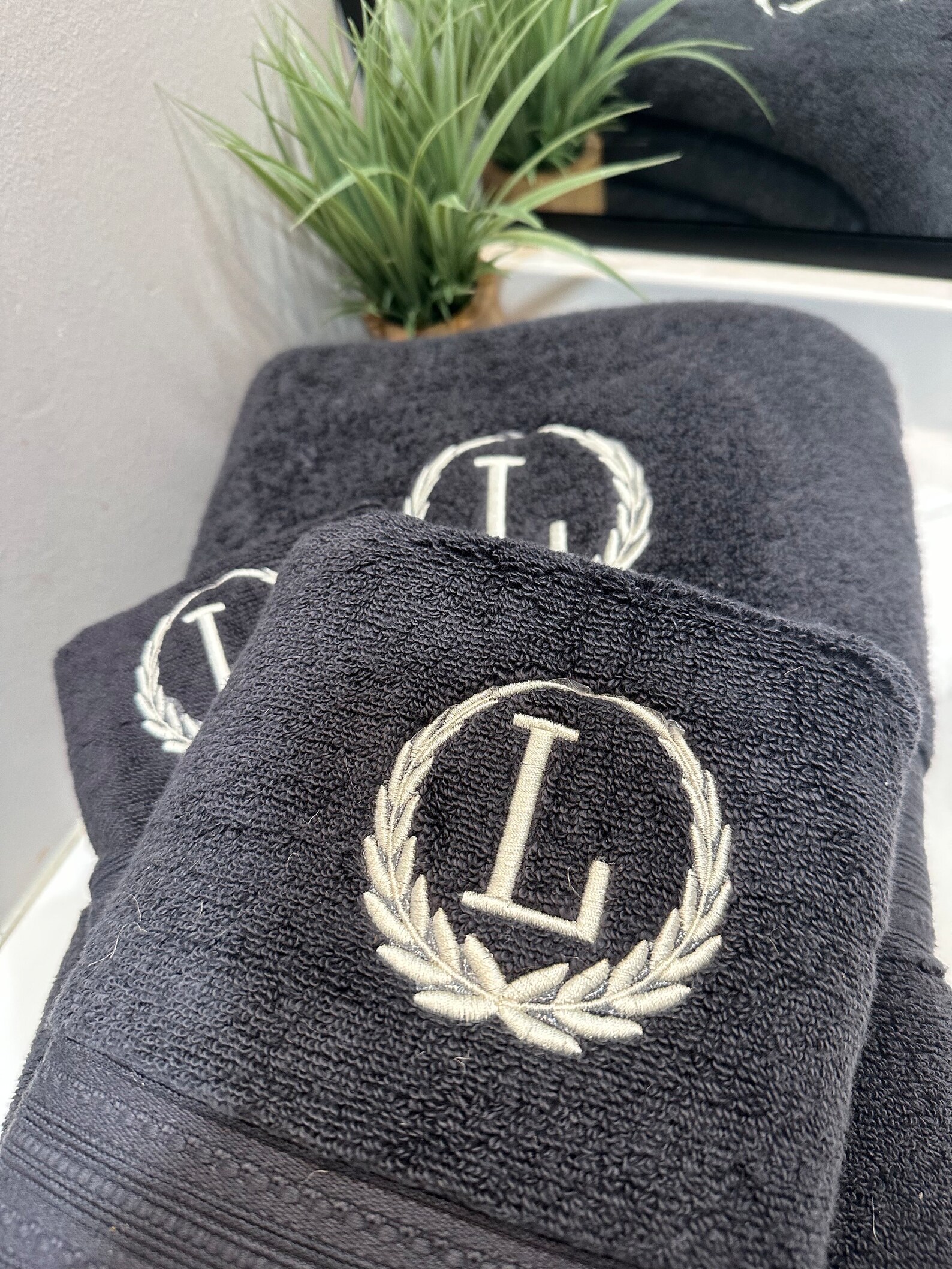 Personalized Bath Towel Set | Monogram Towel Set | Custom Embroidered ...