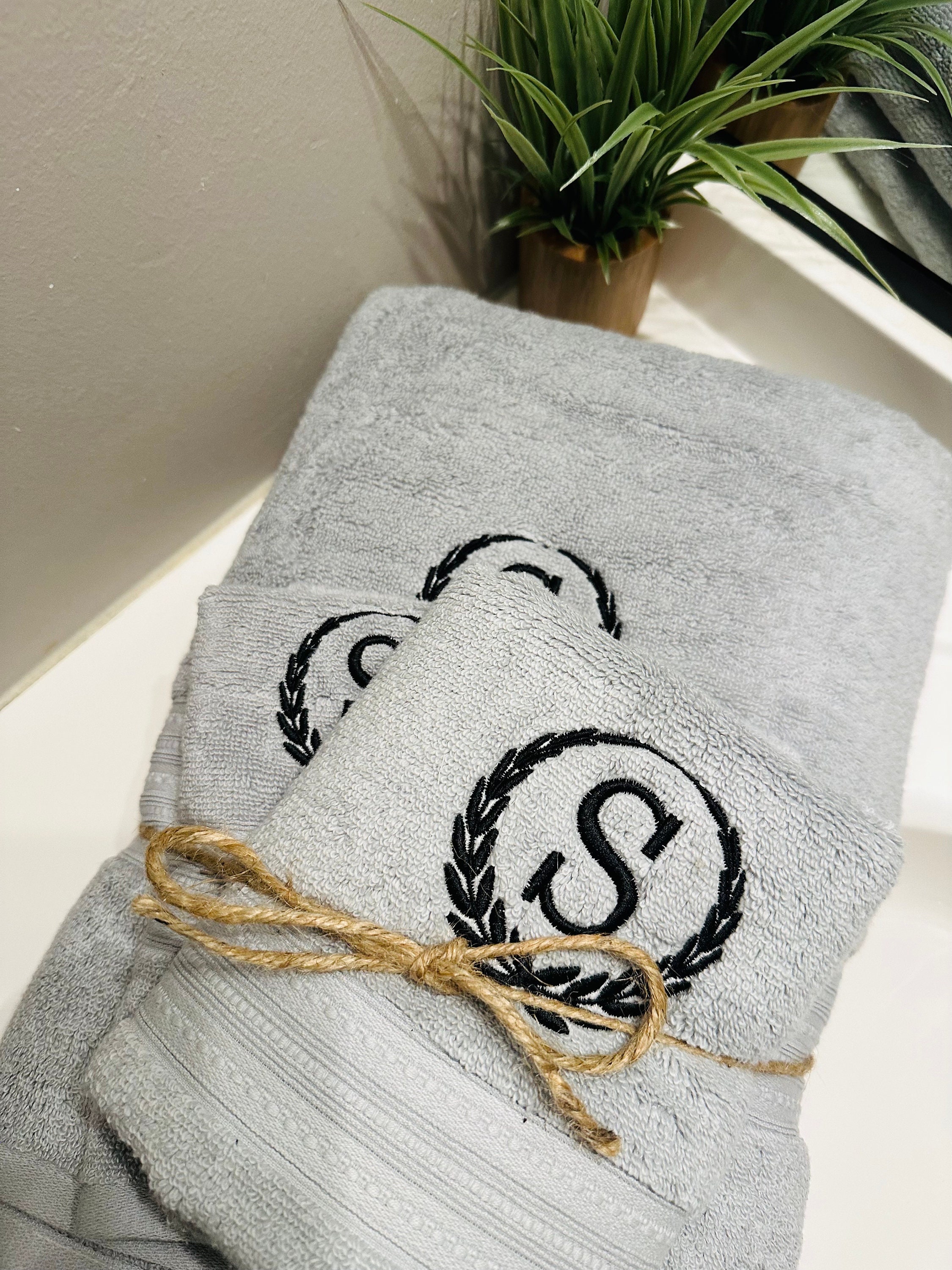Monogrammed Towel Set - Personalized Initial Embroidered Bath Towels - Etsy