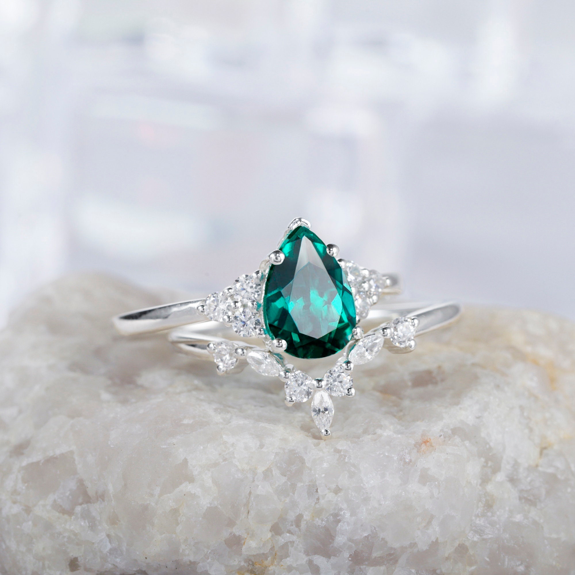 Pear Cut Emerald Ring Set, Unique White Gold Chevron Band Emerald ...