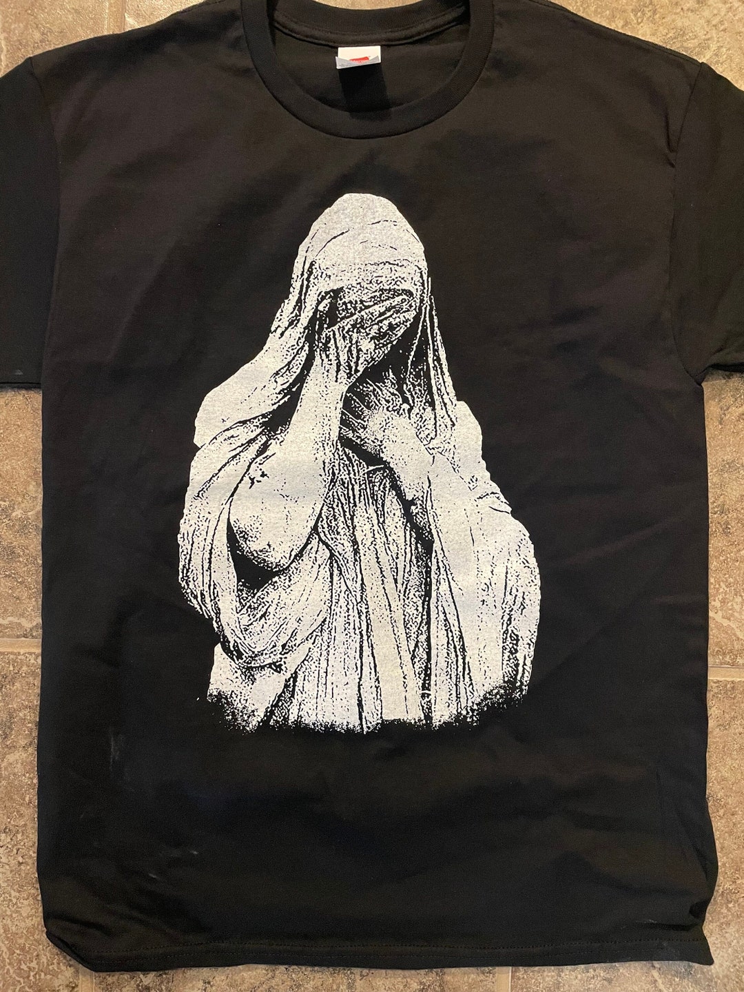 Cemetery Statue - T-shirt (black) - Etsy