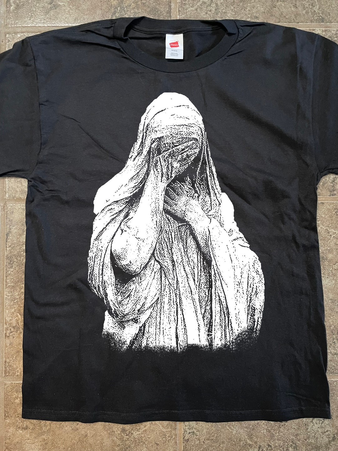 Cemetery Statue T-shirt black - Etsy